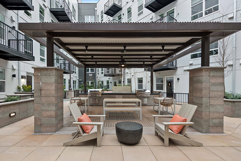 Apartments in Kirkland, WA| The Brynn Apartments | Home